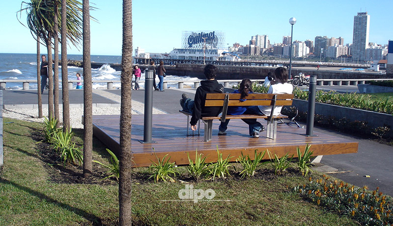 DIPO Equipamiento urbano, Mar del Plata, Argentina | Banco Deck en ...